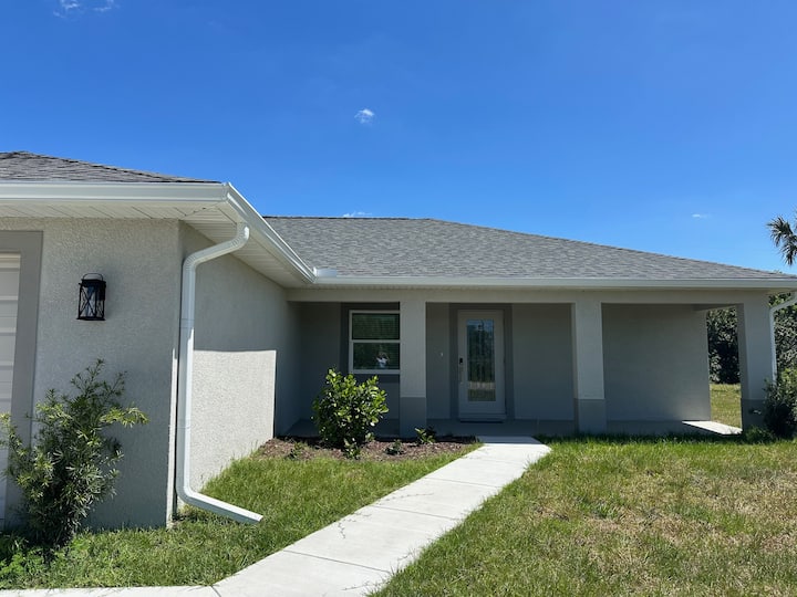 Beautiful Home Near Warm Springs - North Port, FL