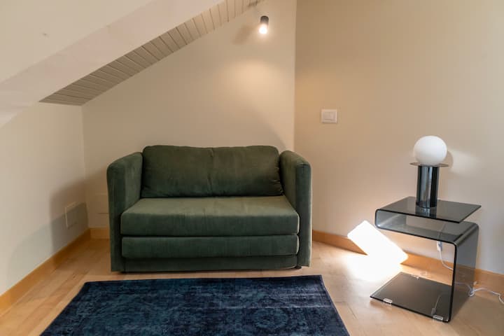 Attic With Cathedral View - Côme