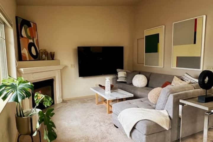 Lovely Furnished Executive Home. 2 Bed 2 Bath - Olympia, WA