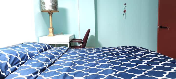 Privare Room Near Metro Station With Ac - Montreal