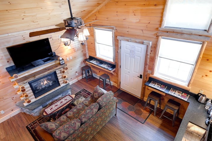 Small Standalone Lake Placid Cabin #17 - Lake Placid, NY