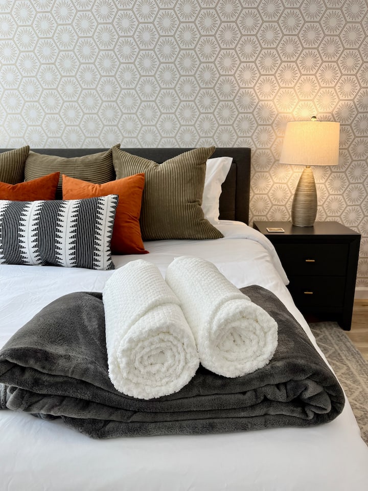 Varsity Vista | 5 Mins To Lu | 4 Br | 2 Units - Lynchburg, VA