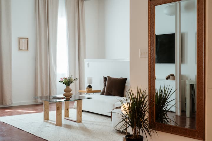 Curator's Apartment - St. Louis, MO