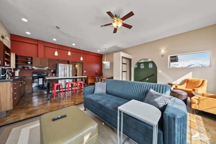 Urban Loft W/2 Queen Beds Near Umed And Hiking - Anchorage, AK