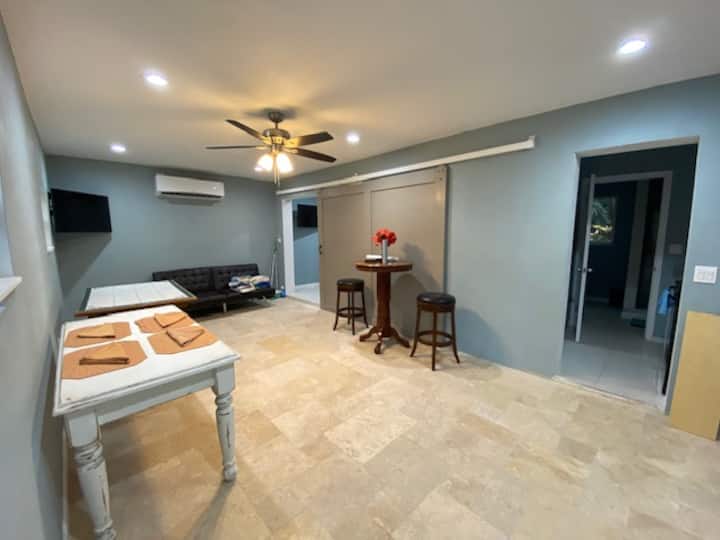 Cozy Cottage - Palm Harbor, FL