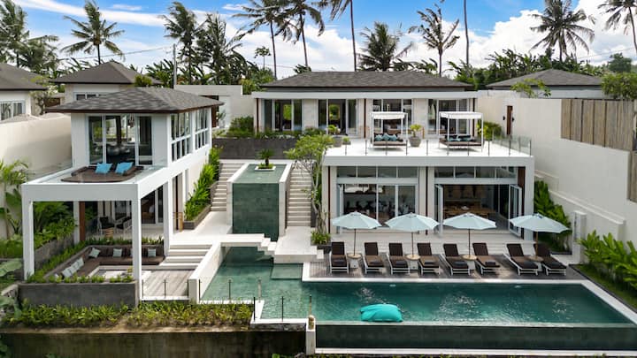 5br Ubud Villa W/ Gym & Scooters - Ubud