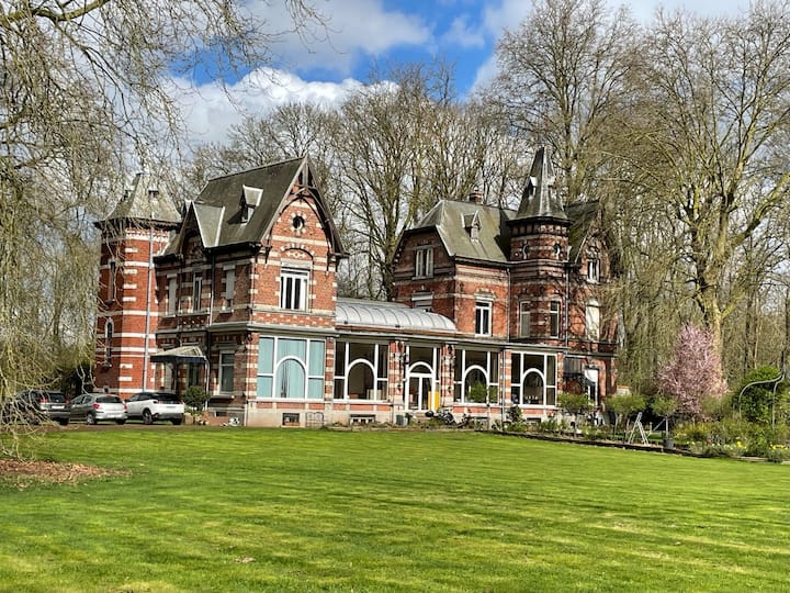 2 Fully Equipped Bedrooms In A French Castle - Halluin