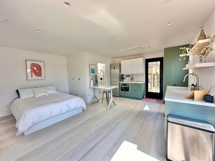 Adorable Adu, W/ Lagoon View & Work Space Too! - Encinitas, CA