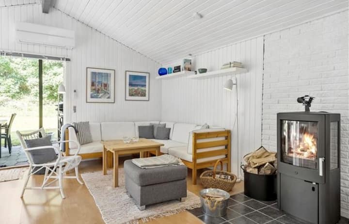 Hyggeligt Sommerhus I Hou Tæt På Strand Og Skov - Denmark