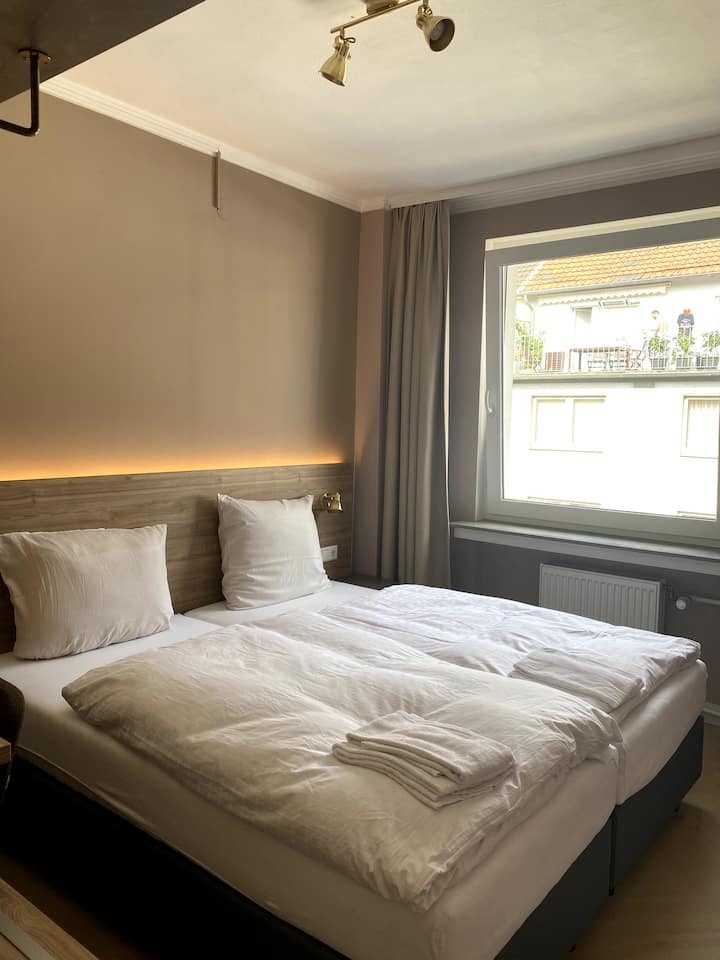 New Renovated City Double Room - Düsseldorf
