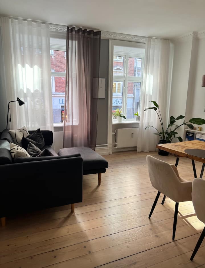 Cozy Flat On Iconic Værnedamsvej - Copenhagen Airport (CPH)