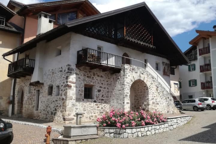 Alte Stube - Antica Dimora Nelle Dolomiti - San Martino di Castrozza