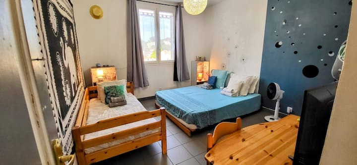 Grande Chambre Au Dernier éTage Avec Vue Dégagée - Marseille