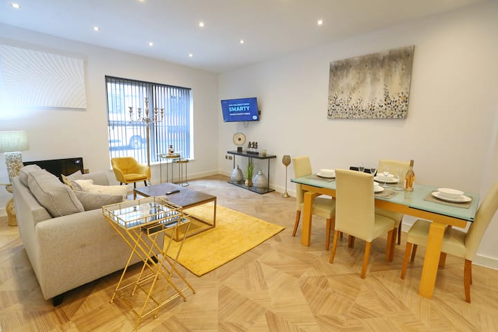 Mill Conversion Flat Mins From City Bars & Shops - Manchester