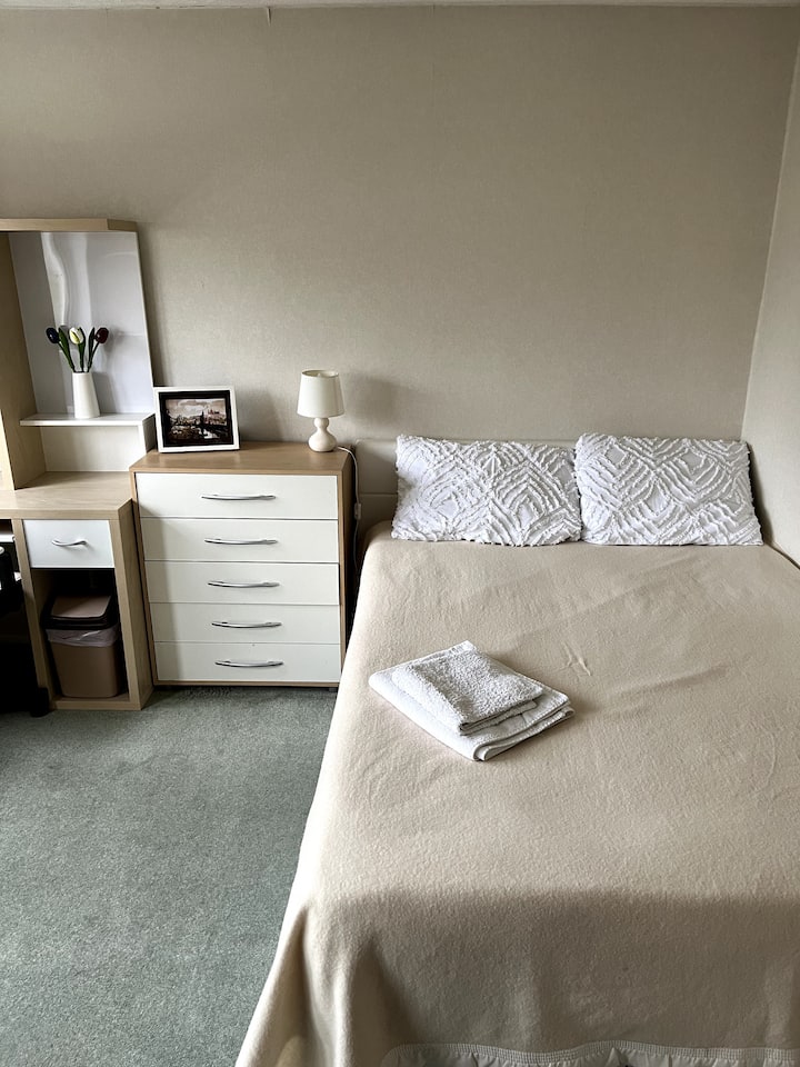 Lovely Double Room - Dartford