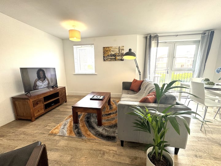 2 Bed 2 Bath W/ Parking Windsor / 20pv - Slough