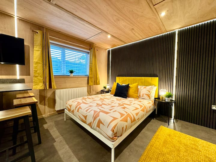 Stunning Secret Studio - Beach Retreat - Sleeps 4 - 伯恩茅斯
