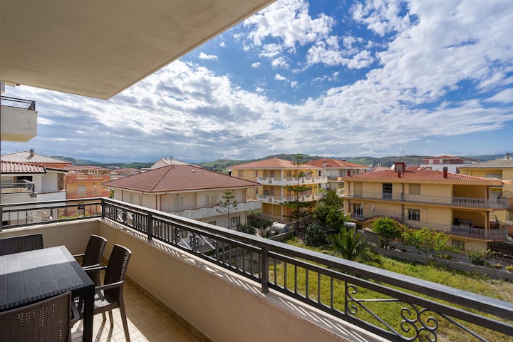 Ampio Appartamento Al Mare - Melissa