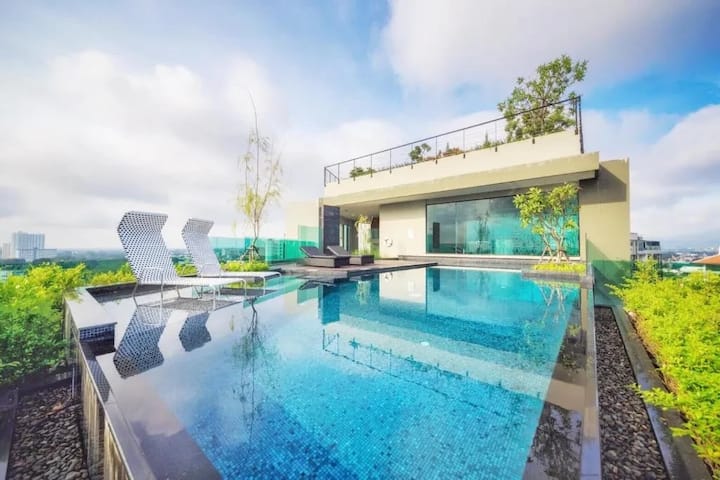 好位置!The Astra Condo,安静两居,走路去夜市古城 - Chiang Mai