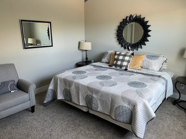 Nice 1 Bedroom, 1 Bathroom Condo - Iowa