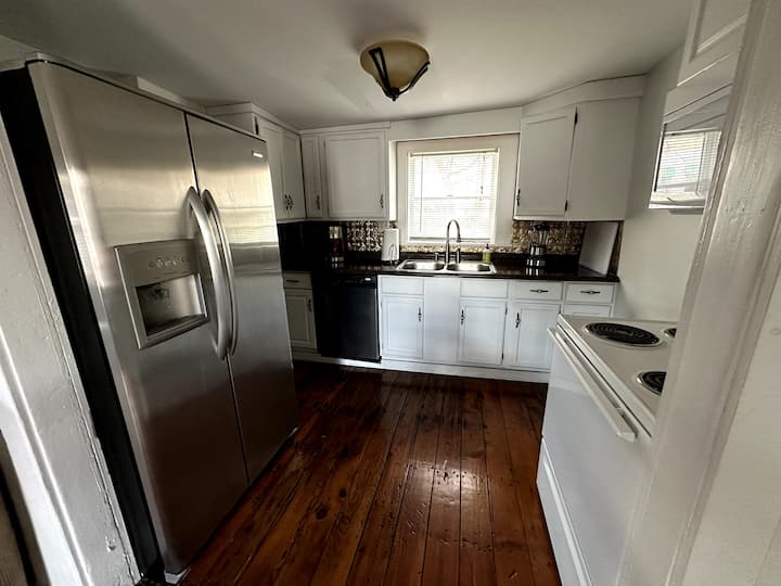 1835 House Lower Unit - 巴斯