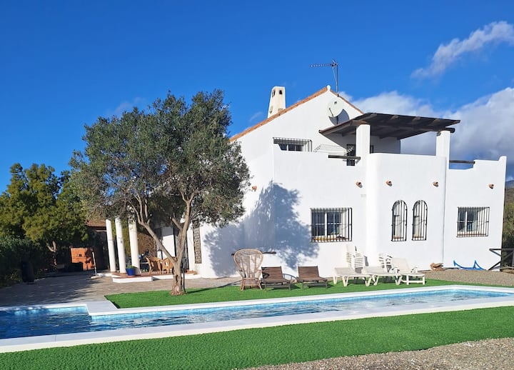 Casa Rural Con Piscina - Estepona