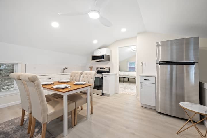 Cozy Guesthouse, Fully Private, For Extended Stays - Newport News, VA
