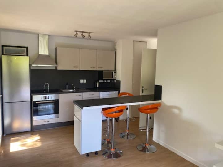 Appartement Entier
2 Chambres 3 Couchages - Biganos