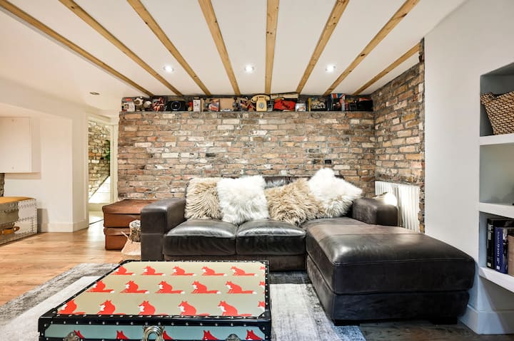 Hot Tub And Garden Oasis | Spacious 3br Home - Barnet