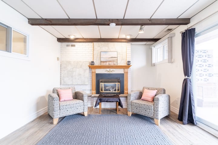 East Windsor Getaway - Windsor, ON, Canada