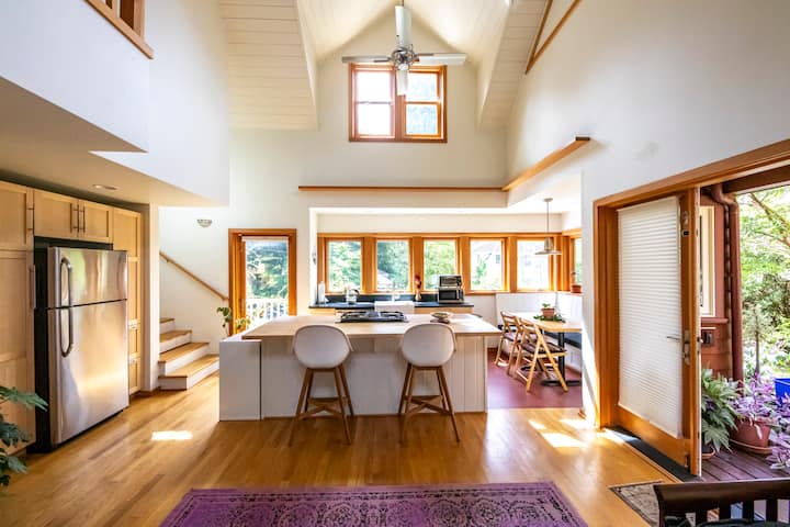 Mt. Tabor Garden Chalet - Portland, OR