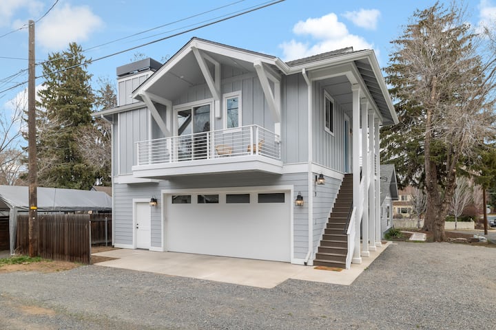 Gorgeous New 1 Bedroom Condo - Bend, OR