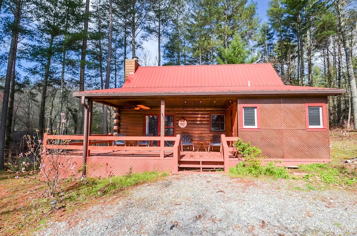 Wooded Retreat | Hot Tub | 7 Min To Blue Ridge - Blue Ridge, GA
