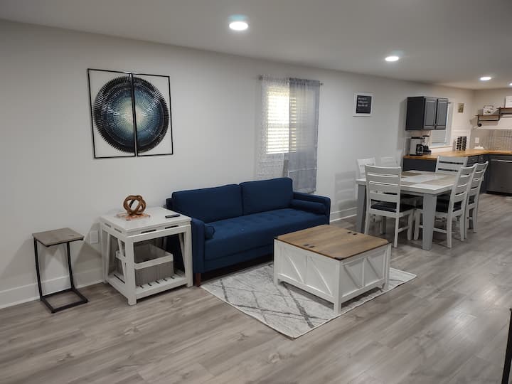 Cheerful 3 Bedroom Home - Concord, NC