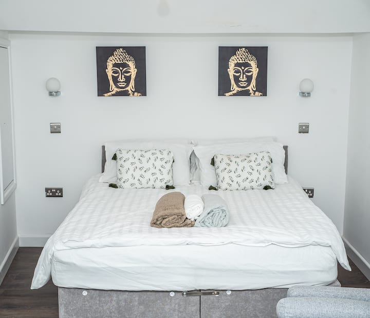 Studio In Buckinghamshire With Secured Parking - Aylesbury