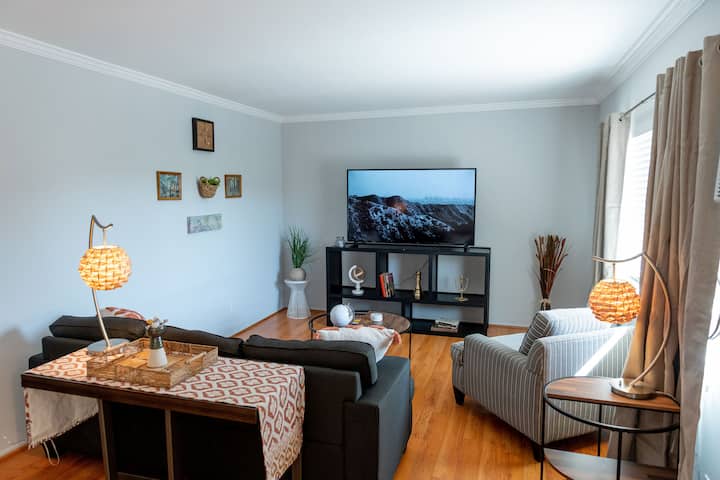 Central And Spacious 2 Bdrm/2 Bth Los Angeles Flat - West Hollywood