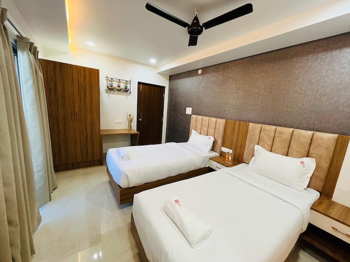 Twin Room In 3 Bhk - Viola Suites Madhapur - Hyderabad
