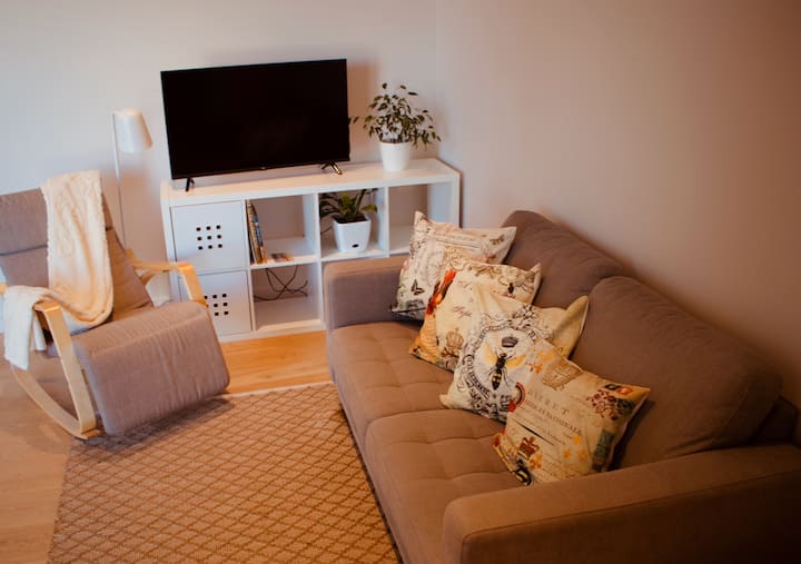 1 Cosy Bedroom Apartment + Undercover Carpark - Box Hill