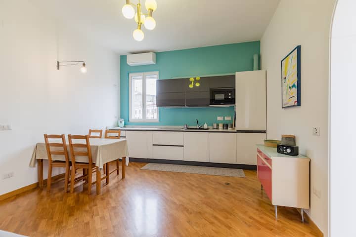 Cozy Apartment In Gesù Square - Naples