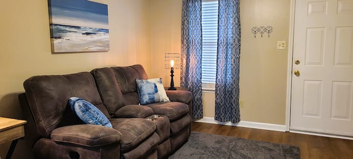 Katz Place: Downstairs One Bedroom In Sw Decatur - Decatur, AL