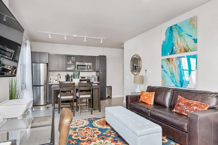 Workspace-desk-fast Wifi-w/d-desk-tap Stays - Minneapolis, MN
