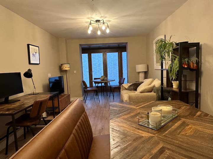 Chocolate Quarter Townhouse • Nr Bath/bristol • Ev - Bristol