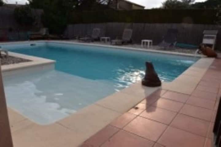 Villa Chaleureuse Avec Piscine - Pont-Saint-Esprit