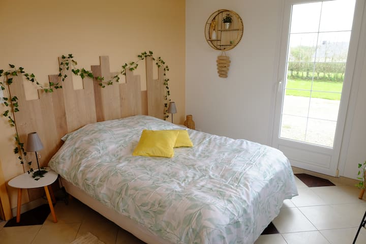 Chambre, Sdb Et Wc Privés , Kitchenette, Terrasse - Sainte-Mère-Église