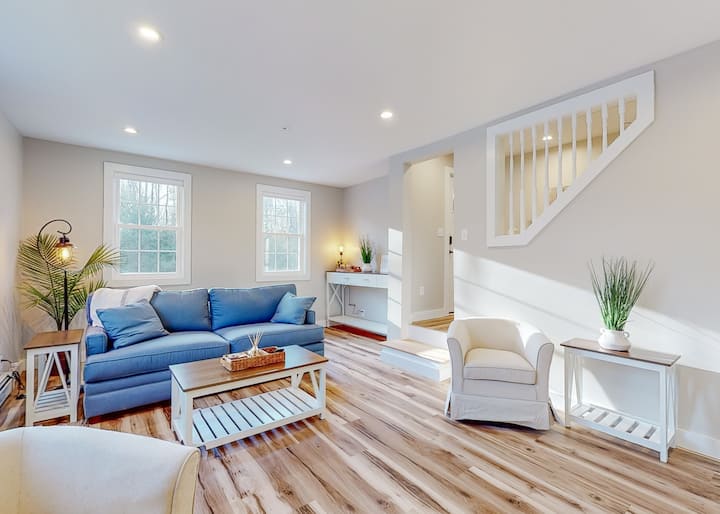 Enchanting 3br Farmhouse Retreat Nature Getaway - Scarborough, ME
