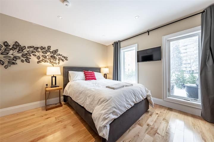 Downtown Condo-x 2 Adults/2 Kids - Hamilton