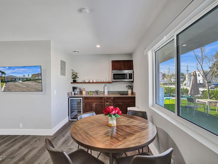 Pelican Cove: Studio With Private Patio In Pompano - Pompano Beach, FL
