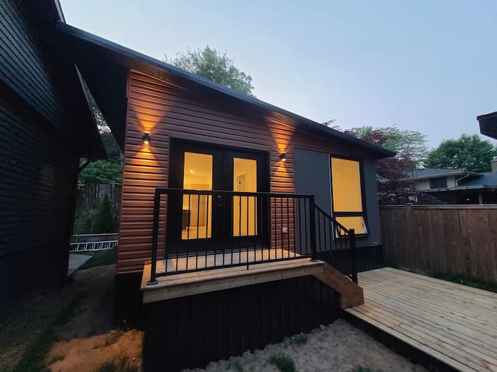 Niagara Modern Guesthouse - 威蘭