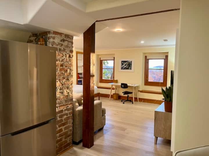 Beautiful Studio Berkeley Hills - Berkeley, CA