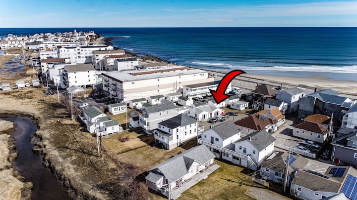 Hampton Beach Seaside Villa Unit 2 - North Hampton, NH